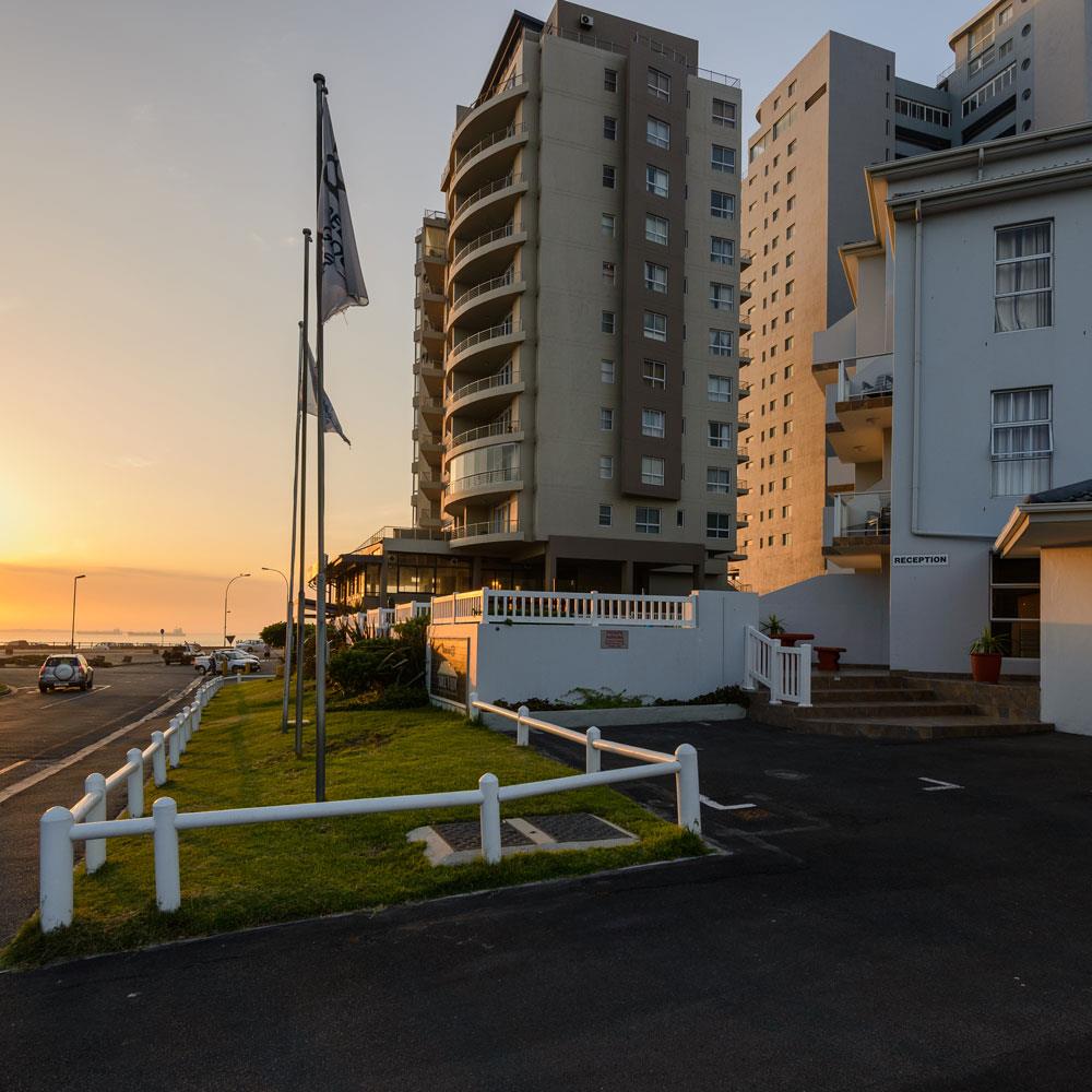 Tableview Cabanas (Holiday Club) in Cape Town, WC